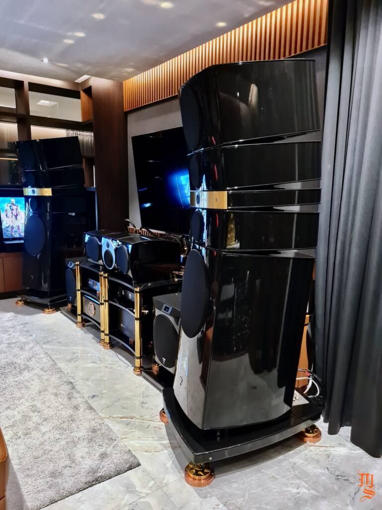 Focal Grande Utopia EM (Piano Black) Bargain - Audio Exchange