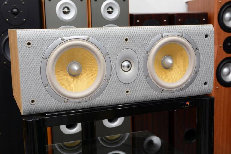 B&W LCR 600 Centre Speaker - Audio Exchange
